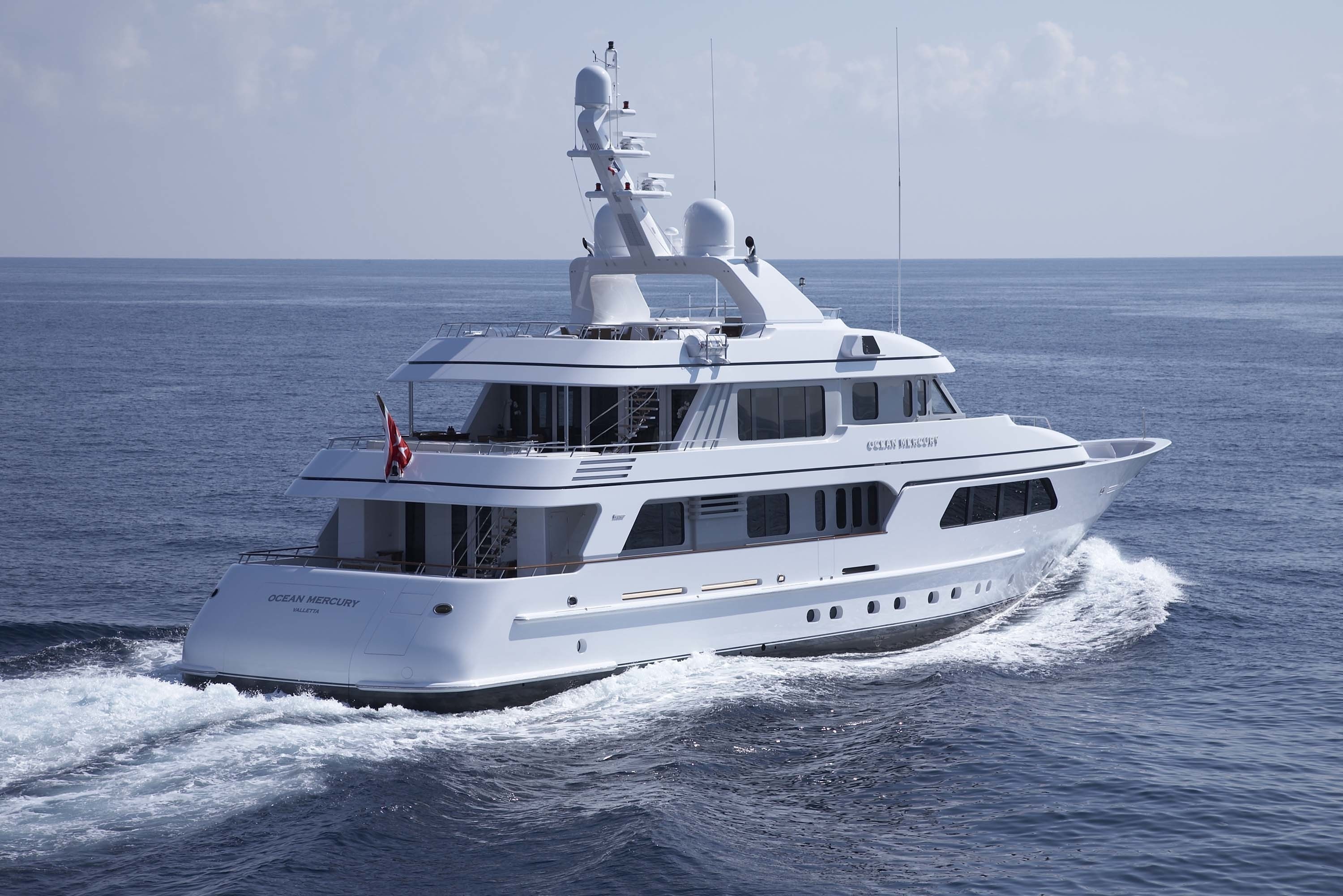 Yacht OCEAN MERCURY, Feadship | CHARTERWORLD Luxury Superyacht Charters